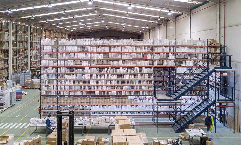 Operador logístico: funções e desafios - Mecalux.pt